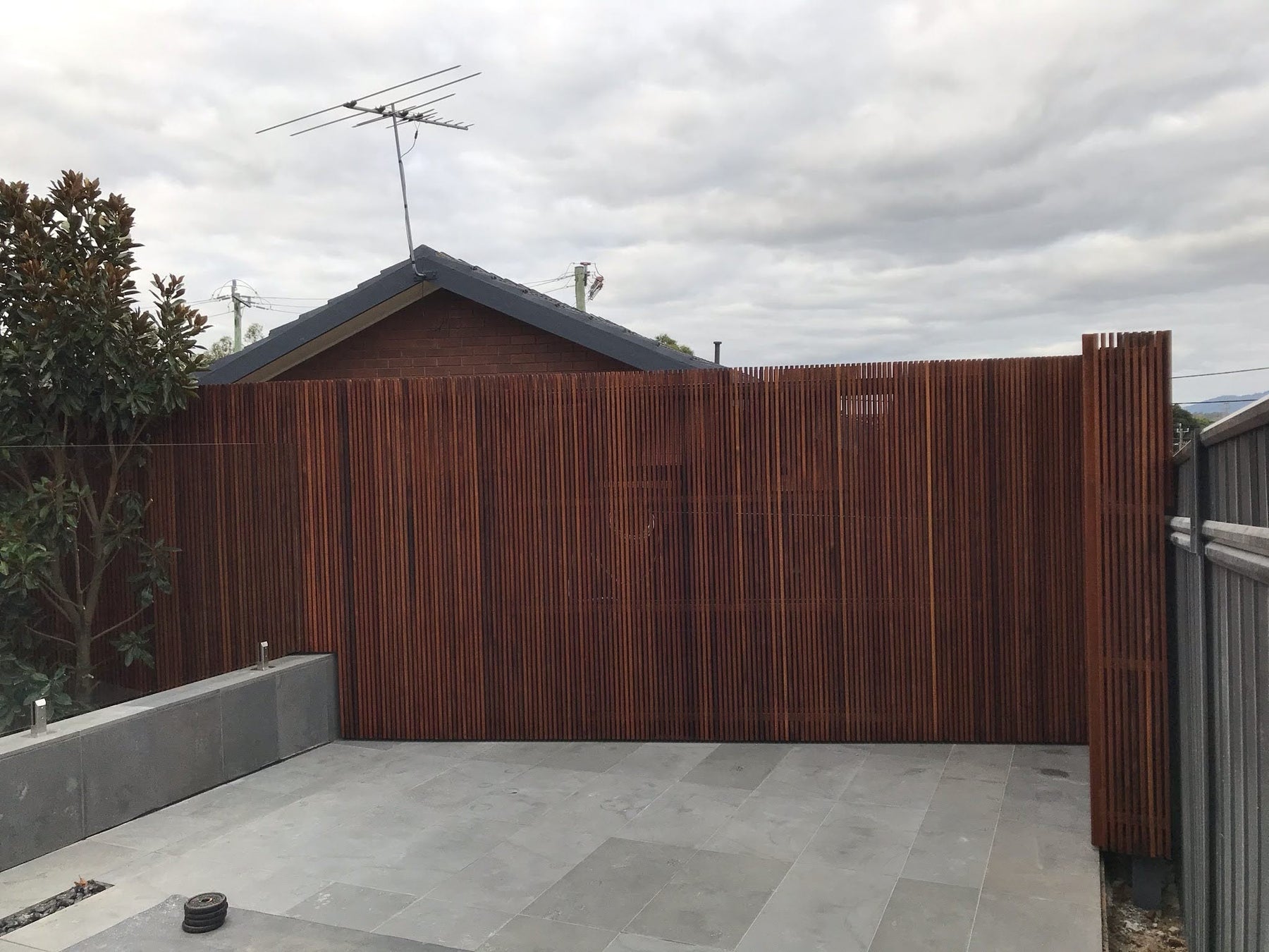 Merbau Timber Screen – Core Earth Designs